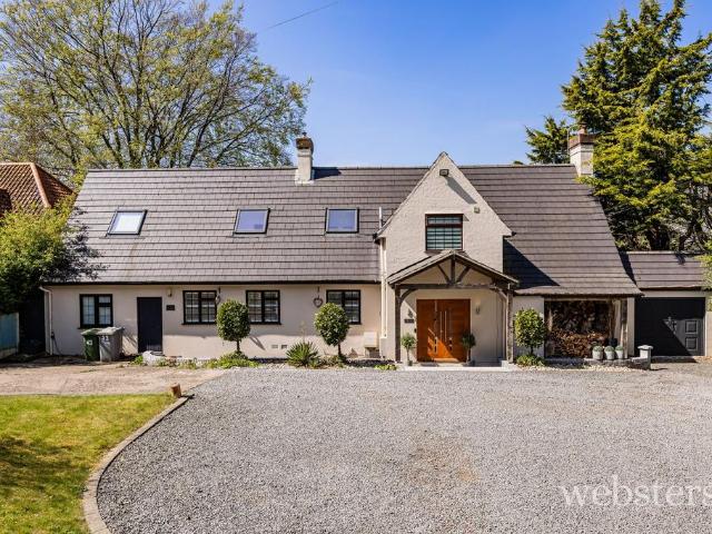 5 bedroom detached house for sale