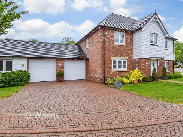 5 bedroom detached house for sale