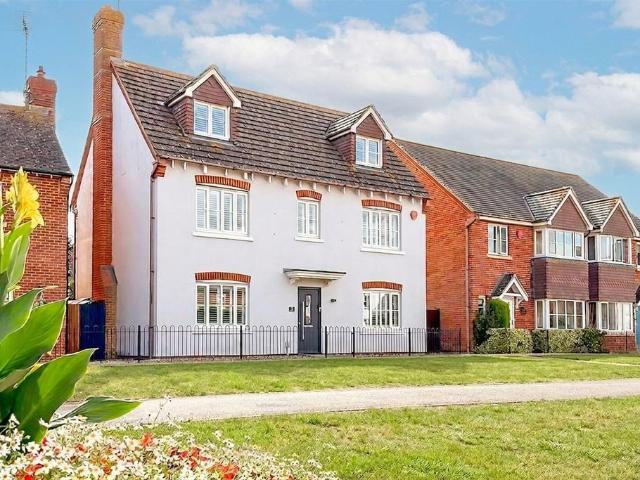 5 bedroom detached house for sale