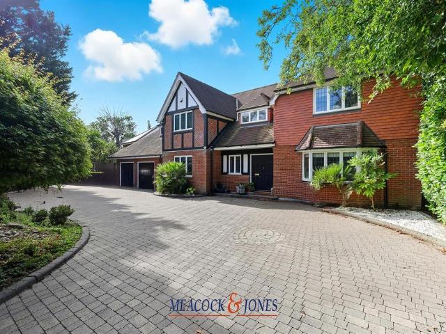 5 bedroom detached house for sale