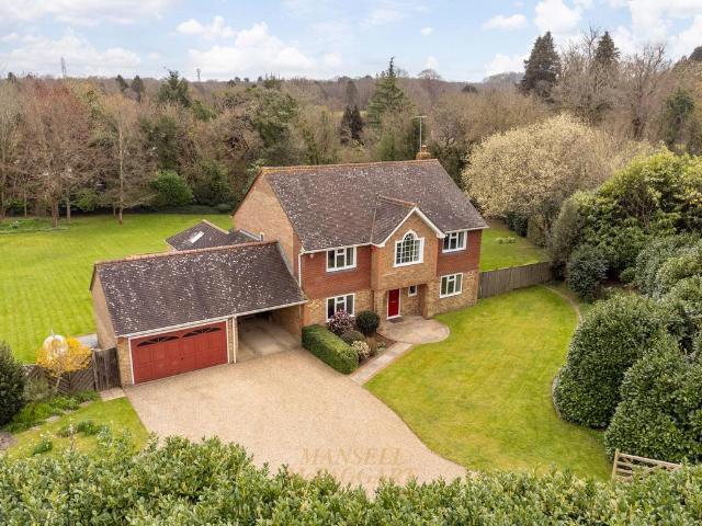 5 bedroom detached house for sale