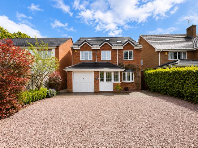 5 bedroom detached house for sale