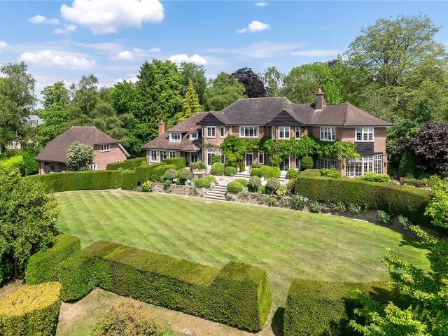 5 bedroom detached house for sale