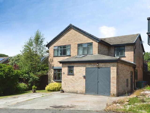 5 bedroom detached house for sale
