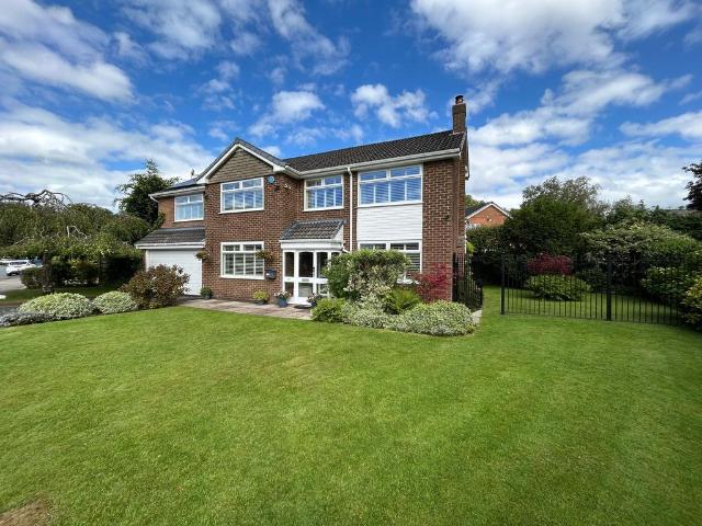5 bedroom detached house for sale