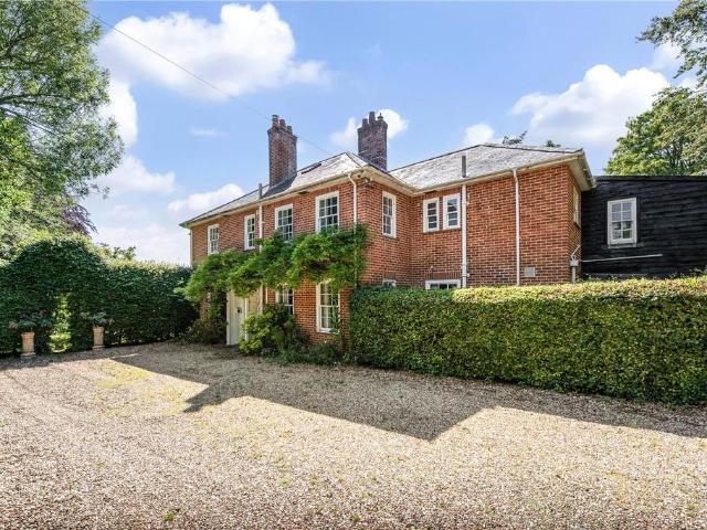 5 bedroom detached house for sale