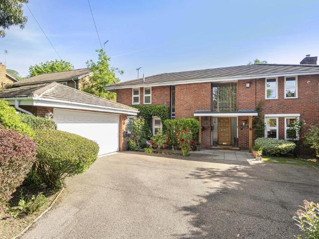 5 bedroom detached house for sale
