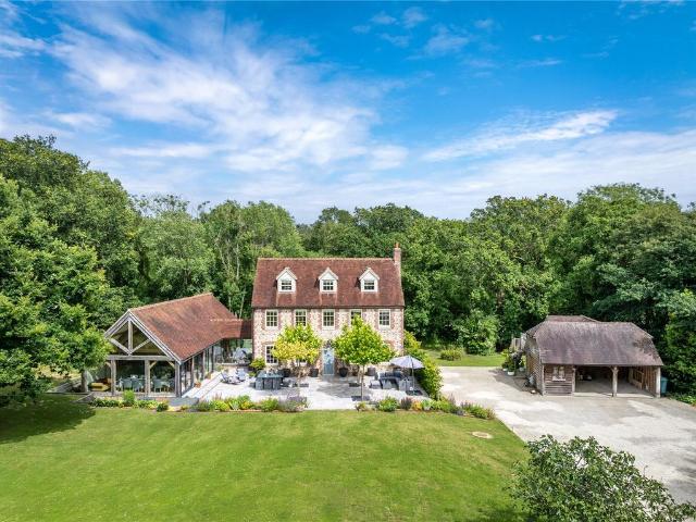 5 bedroom detached house for sale