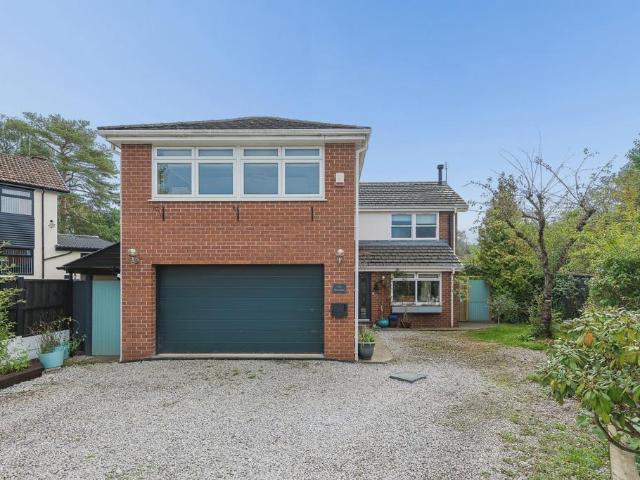 5 bedroom detached house for sale