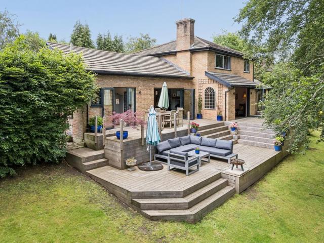 5 bedroom detached house for sale