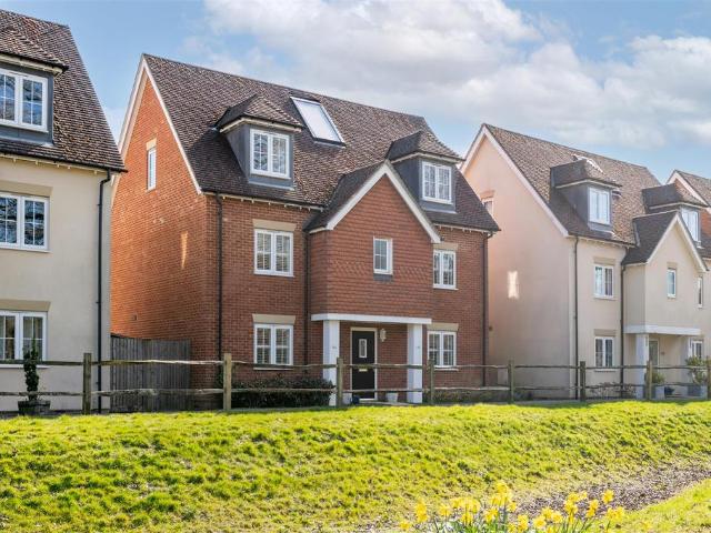 5 bedroom detached house for sale