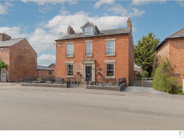 5 bedroom detached house for sale