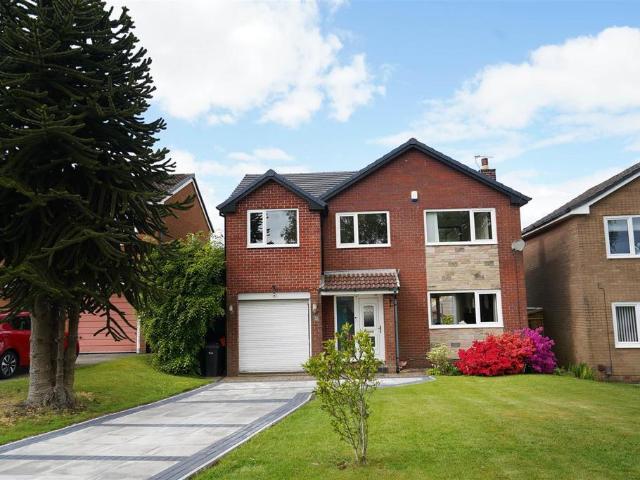 5 bedroom detached house for sale