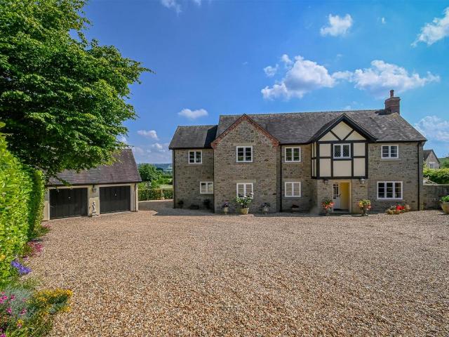 5 bedroom detached house for sale