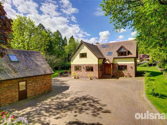 5 bedroom detached house for sale