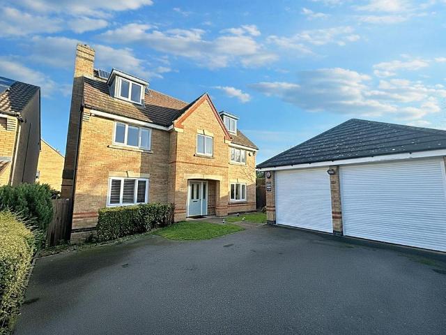 5 bedroom detached house for sale
