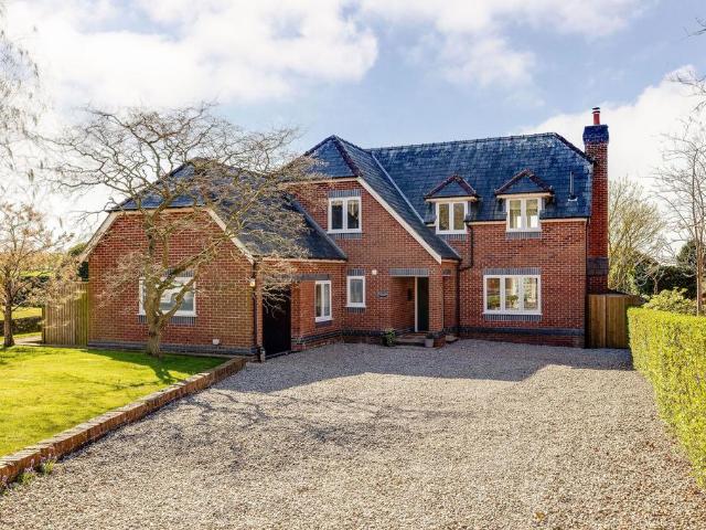 5 bedroom detached house for sale