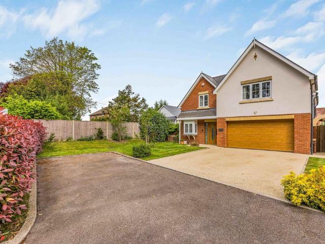 5 bedroom detached house for sale
