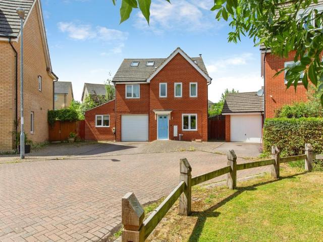 5 bedroom detached house for sale