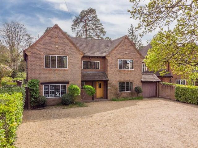 5 bedroom detached house for sale