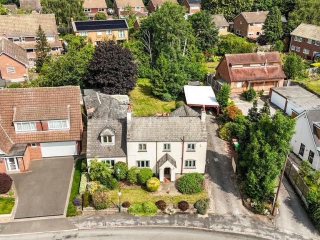 5 bedroom detached house for sale