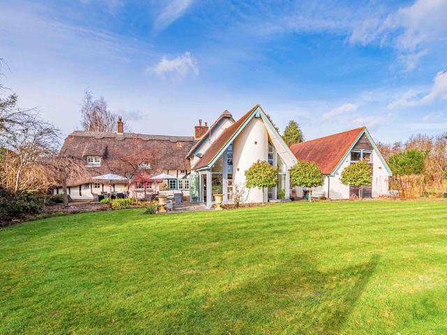 5 bedroom detached house for sale