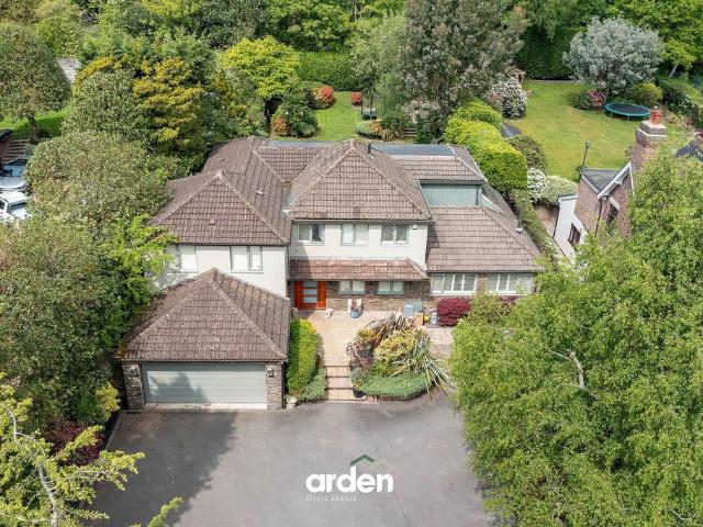 5 bedroom detached house for sale