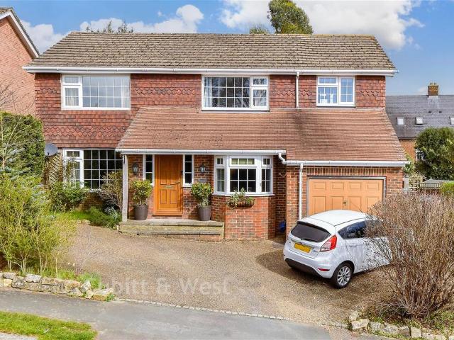 5 bedroom detached house for sale