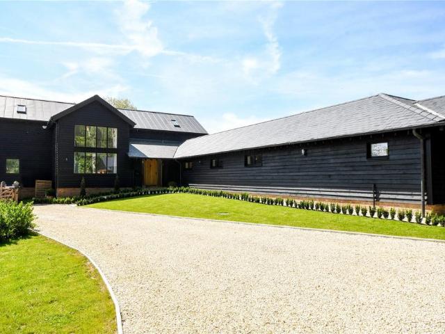 5 bedroom detached house for sale