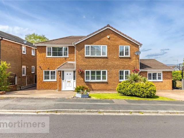 5 bedroom detached house for sale
