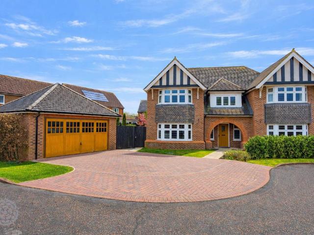 5 bedroom detached house for sale