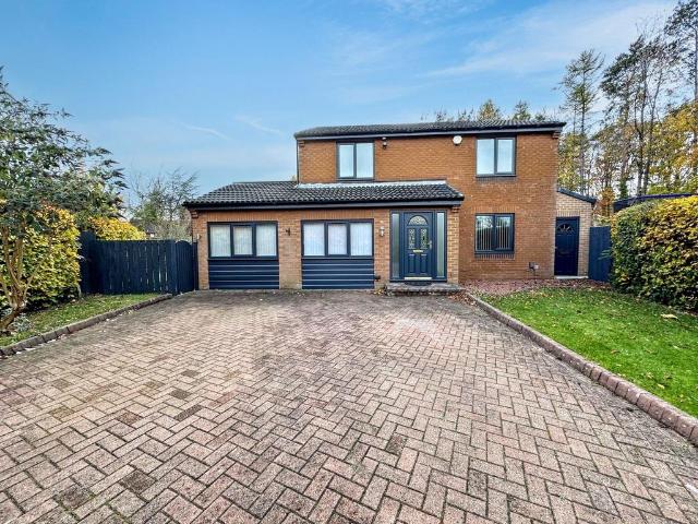 5 bedroom detached house for sale