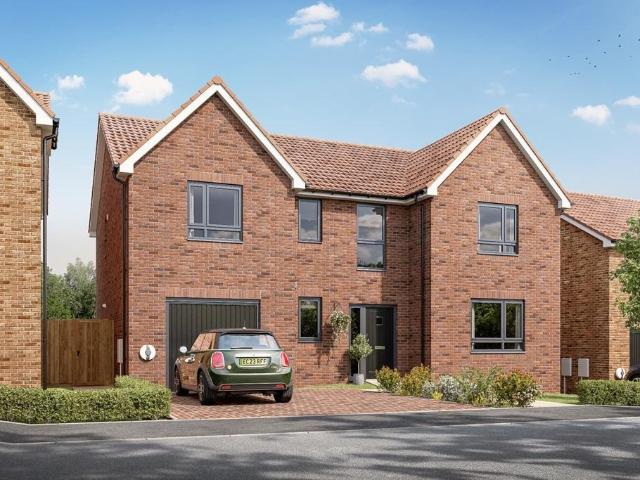 5 bedroom detached house for sale