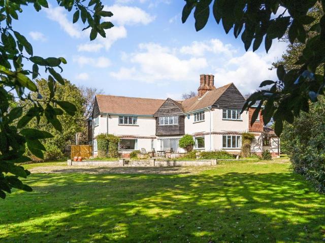 5 bedroom detached house for sale