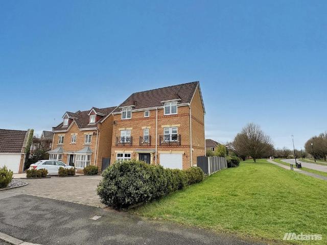 5 bedroom detached house for sale
