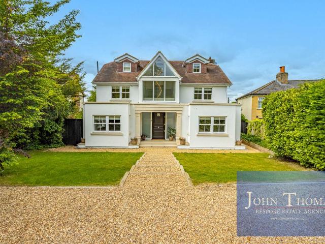5 bedroom detached house for sale
