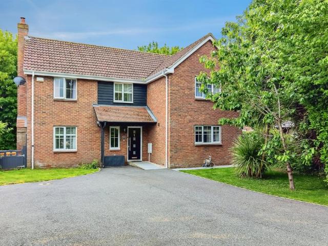 5 bedroom detached house for sale