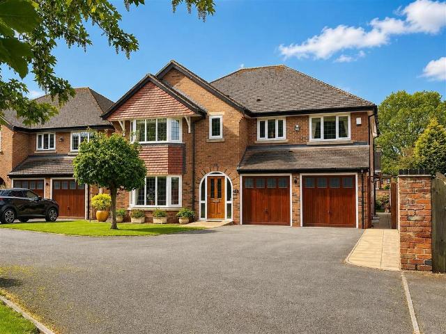 5 bedroom detached house for sale