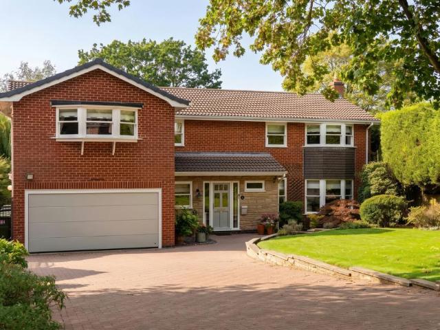 5 bedroom detached house for sale