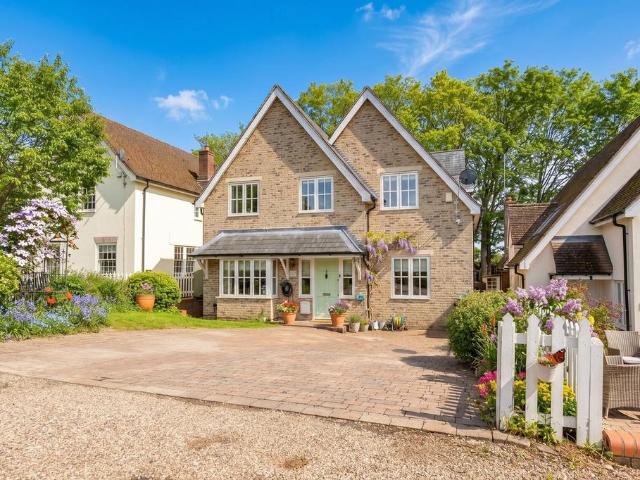 5 bedroom detached house for sale