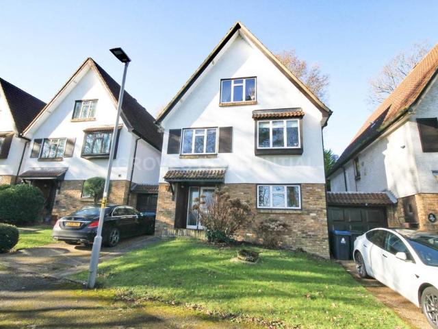 5 bedroom detached house for sale