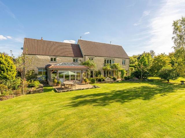5 bedroom detached house for sale