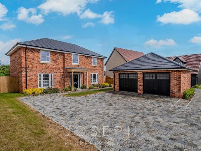 5 bedroom detached house for sale