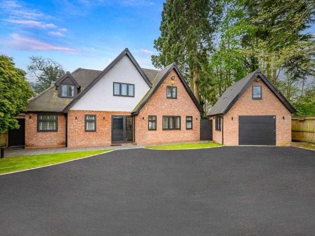 5 bedroom detached house for sale