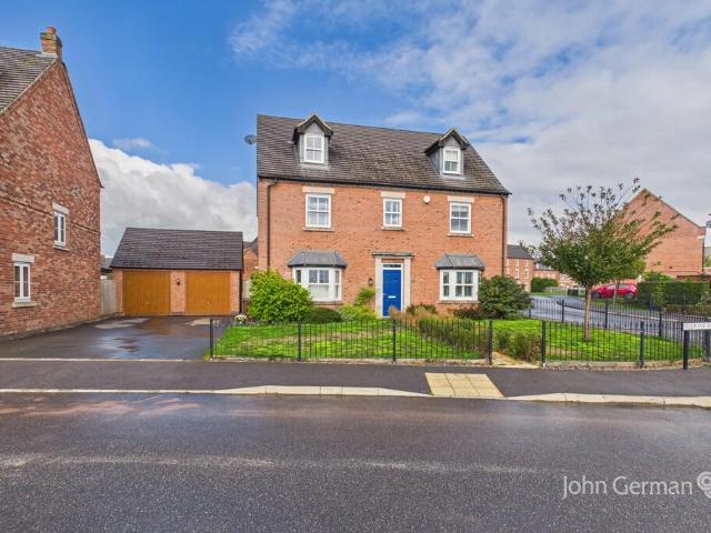 5 bedroom detached house for sale