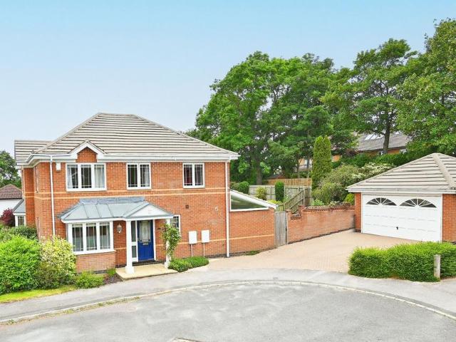 5 bedroom detached house for sale