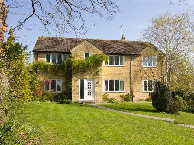 5 bedroom detached house for sale