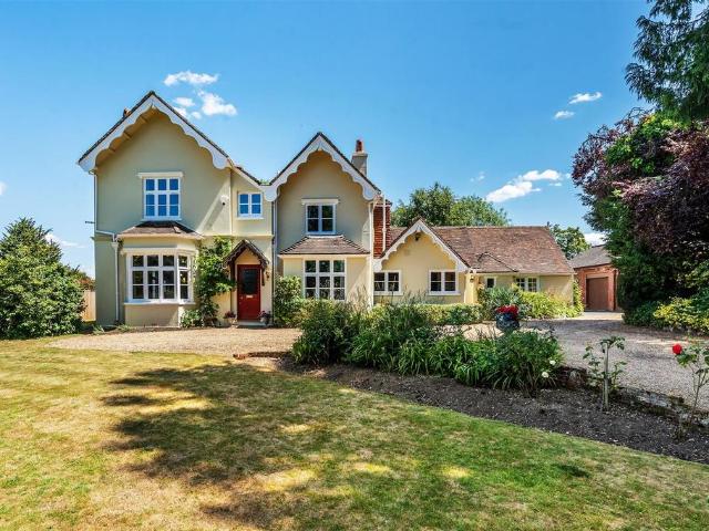 5 bedroom detached house for sale