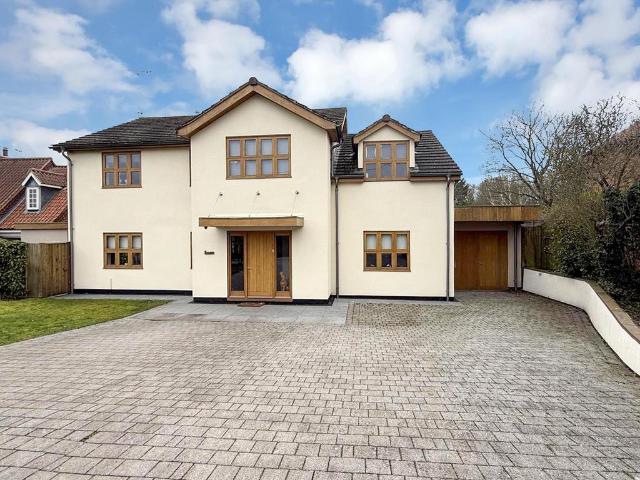 5 bedroom detached house for sale