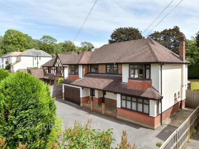 5 bedroom detached house for sale